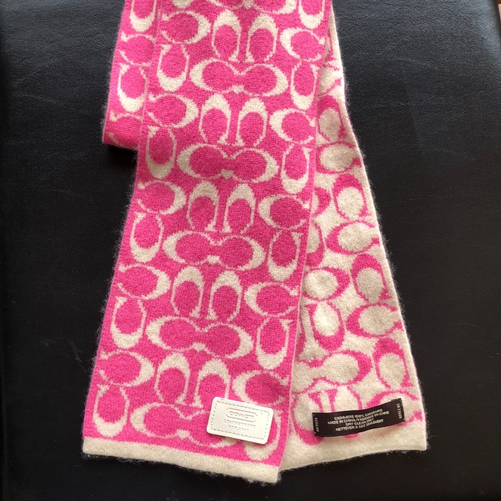 Coach Signature C Logo Reversible Cashmere Scarf - Gem